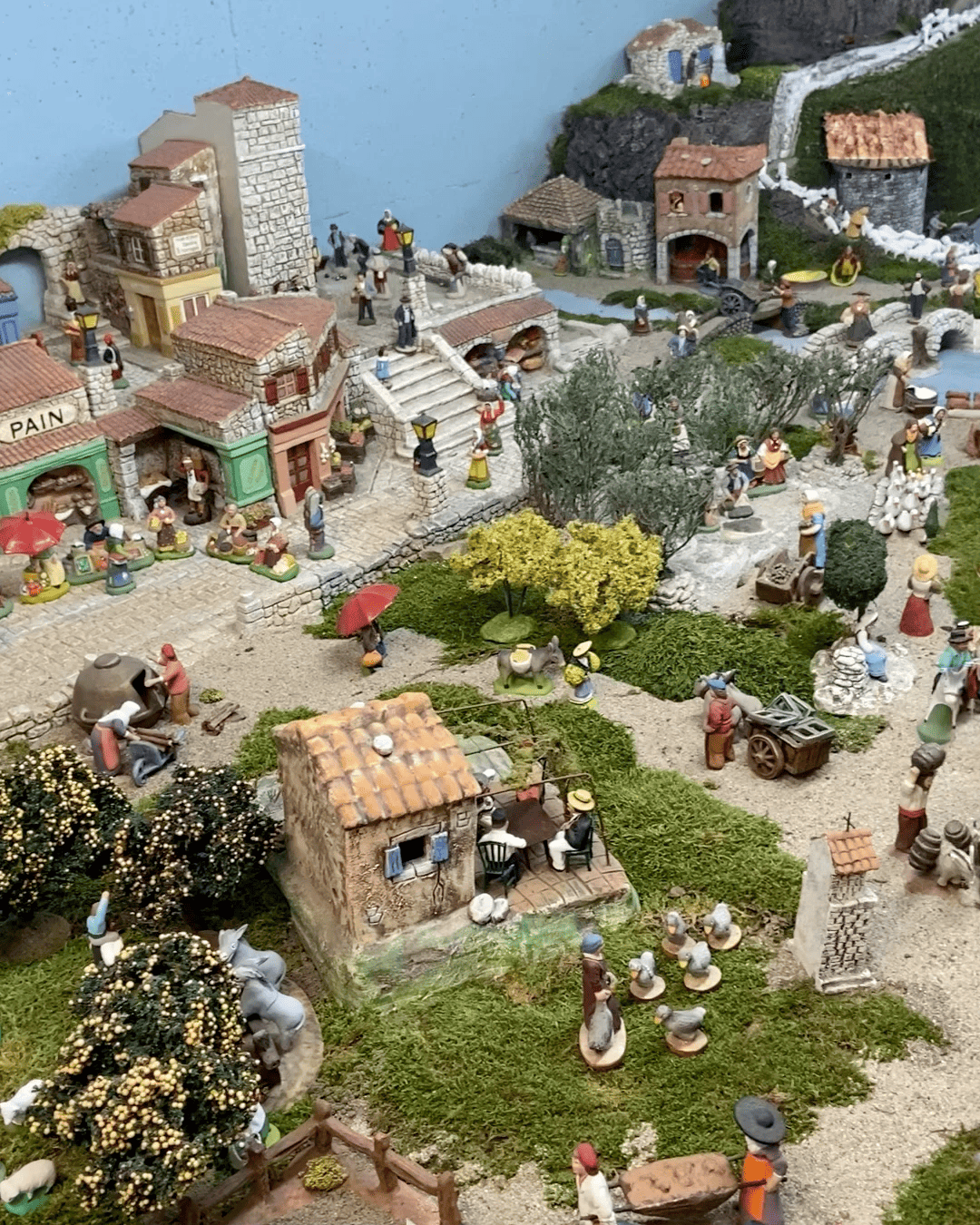 Chabanière - Une crèche provençale de 22m2 peu ordinaire chez un ...